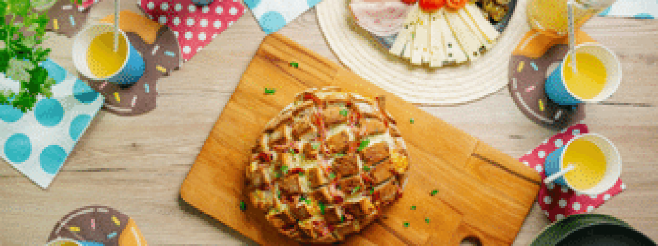 Bread for friends with Poli and cheese & Poli